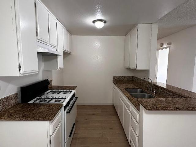 1 Br, 1 bath, Condo 5134 N Glendora Ave