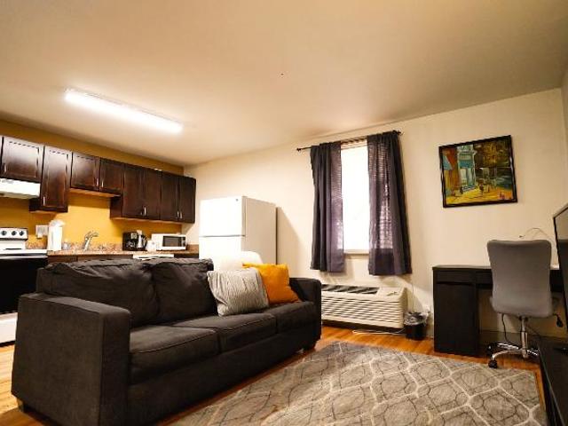 1 Br, 1 bath, Condo 513 Park Avenue