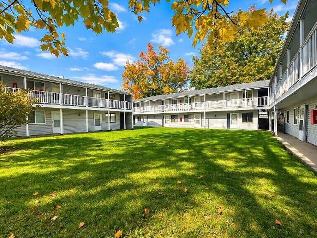 1 Br, 1 bath, Condo 516 Massillon Rd