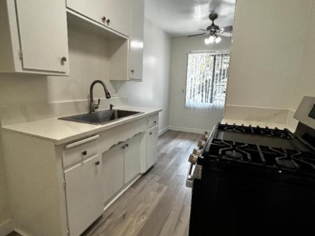 1 Br, 1 bath, Condo 516 N Mar Vista Ave