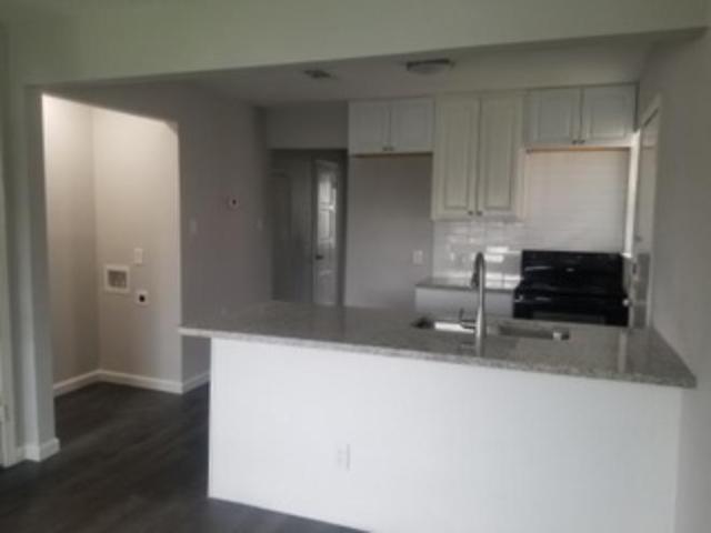 1 Br, 1 bath, Condo 517 NE 19th St