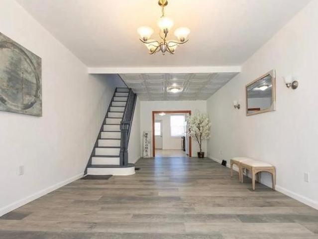 1 Br, 1 bath, Condo 518 S Kenwood Ave