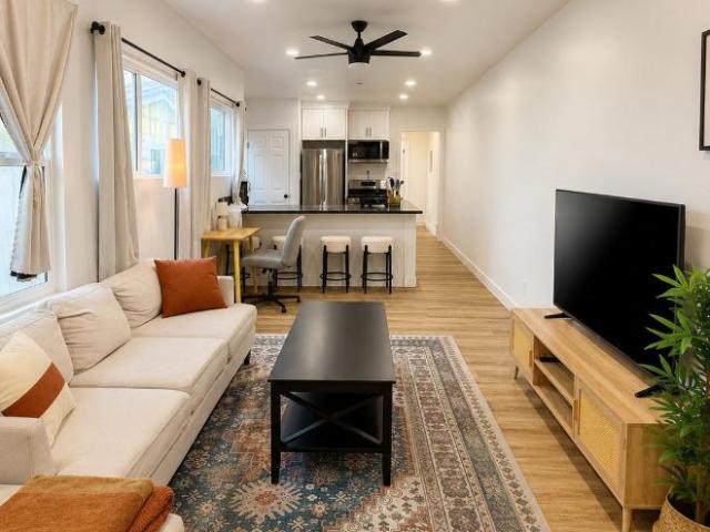 1 Br, 1 bath, Condo 518 Rialto Ave