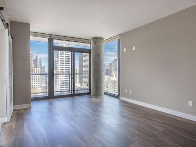 1 Br, 1 bath, Condo 520 N Wabash Ave