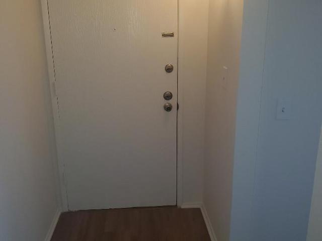 1 Br, 1 bath, Condo 5227 Hermitage Ave 2