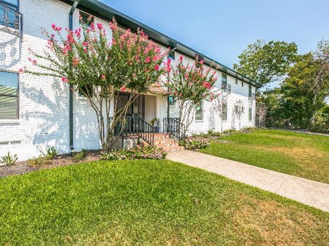 1 Br, 1 bath, Condo 5221 Bonita Avenue