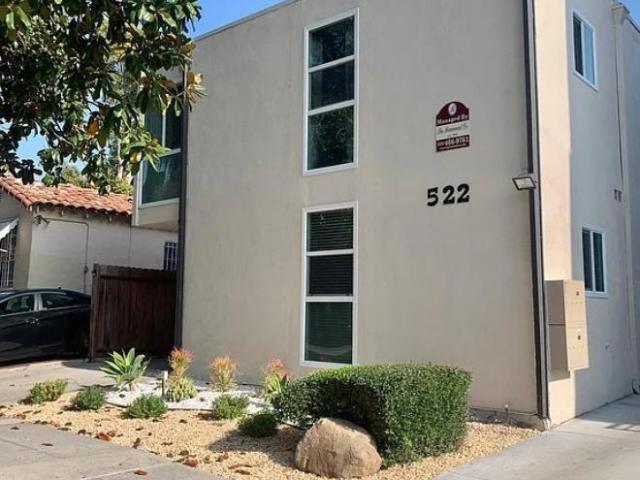 1 Br, 1 bath, Condo 522 N Sweetzer Ave
