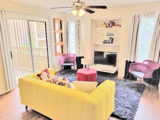 1 Br, 1 bath, Condo 5234 Villa Del Mar Ave