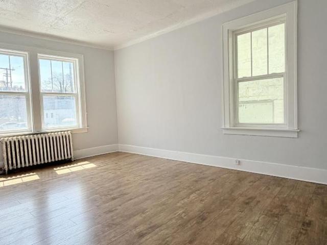 1 Br, 1 bath, Condo 524 Pitt St W