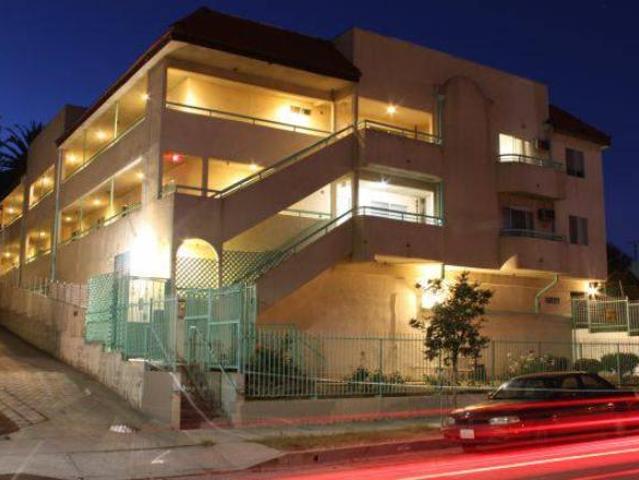1 Br, 1 bath, Condo 5271 Huntington Drive North Los Angeles Ca Usa