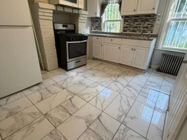 1 Br, 1 bath, Condo 52 Kent St