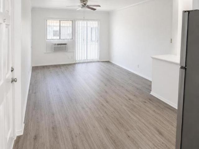1 Br, 1 bath, Condo 5309 Whitsett Ave