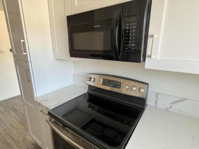 1 Br, 1 bath, Condo 530 Graves Ave