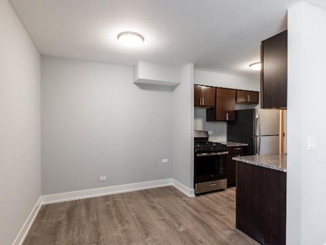 1 Br, 1 bath, Condo 530 W Aldine