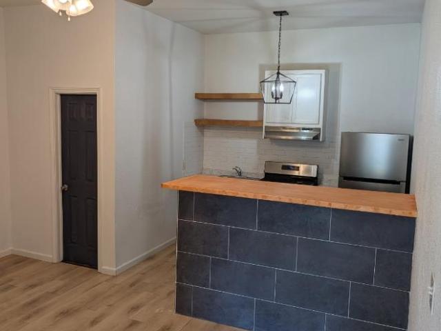1 Br, 1 bath, Condo 5318 Laura Koppe Road