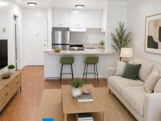1 Br, 1 bath, Condo 533 S Harvard Blvd