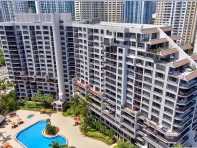 1 Br, 1 bath, Condo 540 Brickell Key Dr