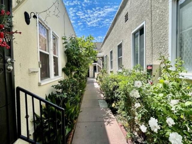 1 Br, 1 bath, Condo 5427 1/2 Dairy Ave