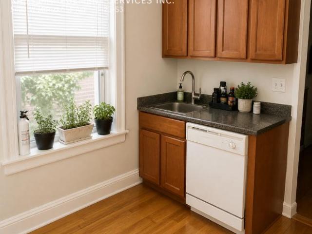 1 Br, 1 bath, Condo 5423 W Montrose Ave