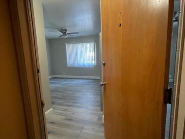 1 Br, 1 bath, Condo 5499 Claremont Avenue
