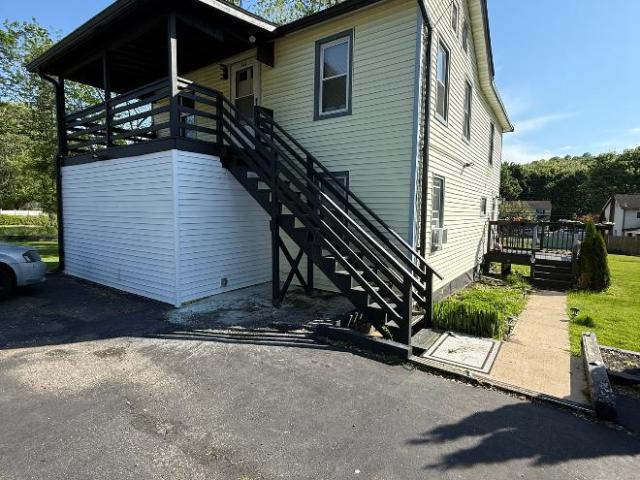 1 Br, 1 bath, Condo 54a Henry St