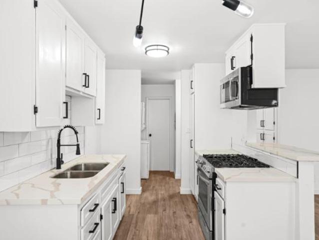 1 Br, 1 bath, Condo 5549 Fulcher