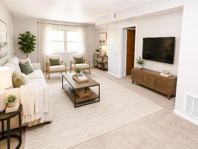 1 Br, 1 bath, Condo 5559 Bartlett Street