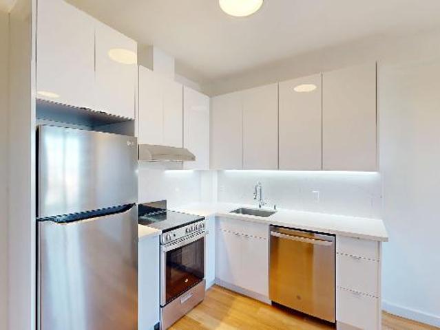 1 Br, 1 bath, Condo 555 Buena Vista Ave W