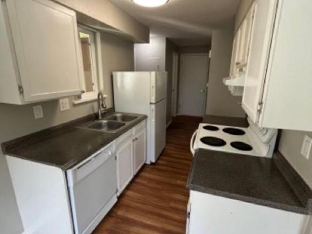 1 Br, 1 bath, Condo 5562 Newland Way