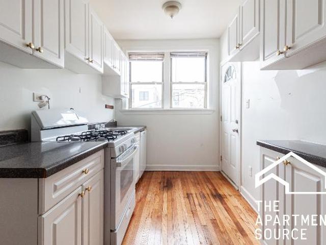 1 Br, 1 bath, Condo 556 West Aldine Ave