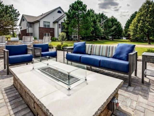 1 Br, 1 bath, Condo 55 Kensington Circle