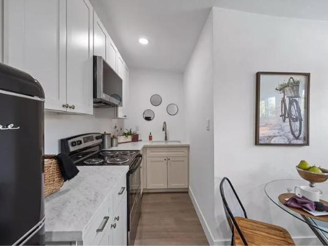 1 Br, 1 bath, Condo 5700 State Ave