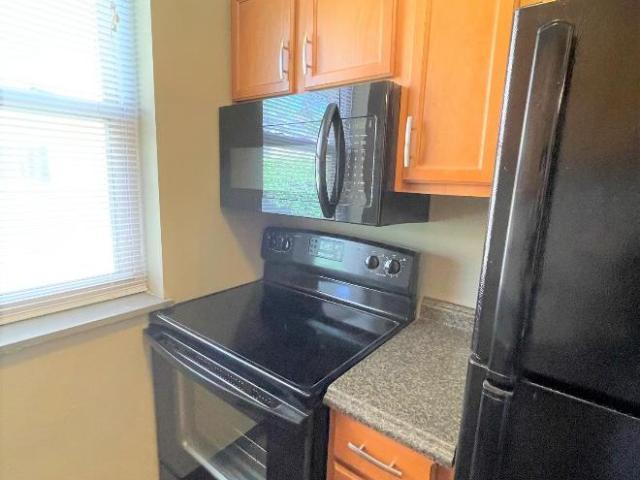 1 Br, 1 bath, Condo 5712 Phillips Avenue
