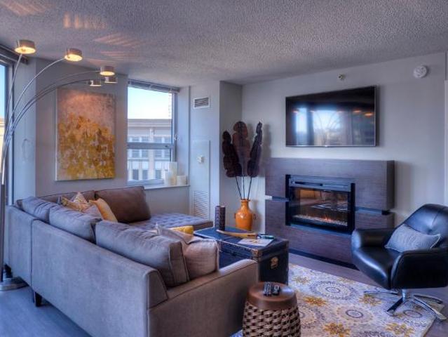 1 Br, 1 bath, Condo 571 N State St