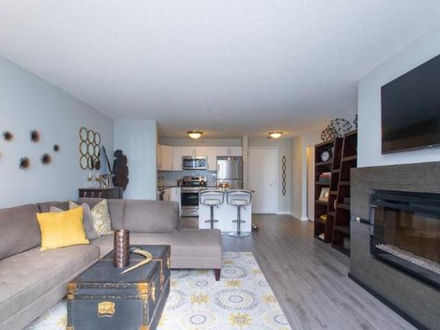 1 Br, 1 bath, Condo 571 N State St