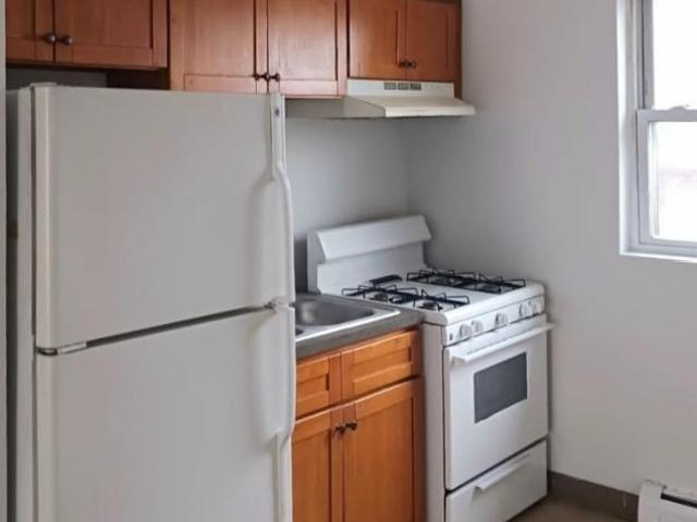 1 Br, 1 bath, Condo 5741 W 35th St