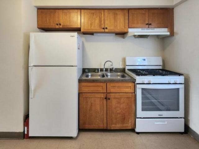 1 Br, 1 bath, Condo 5741 W 35th St