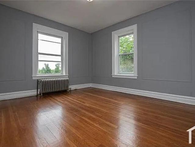 1 Br, 1 bath, Condo 575 Mount Prospect Ave