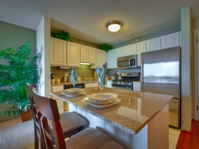 1 Br, 1 bath, Condo 575 N State St