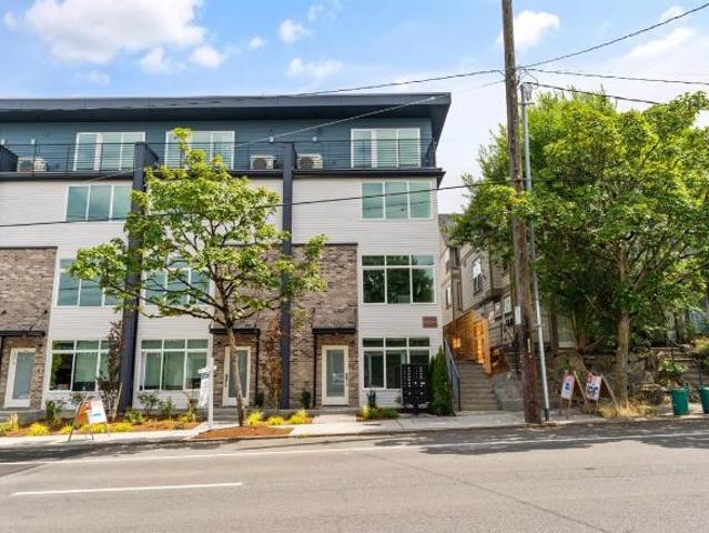 1 Br, 1 bath, Condo 5810 Roosevelt Way NE