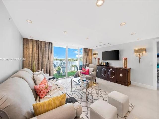 1 Br, 1 bath, Condo 5838 Collins Ave