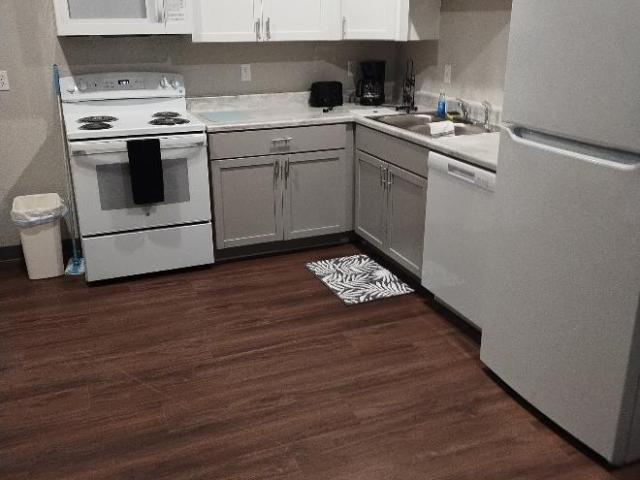 1 Br, 1 bath, Condo 5833 Homewood Drive