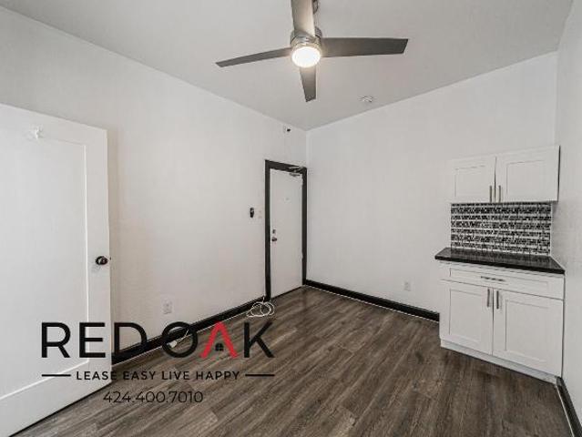 1 Br, 1 bath, Condo 5849 W Sunset Blvd