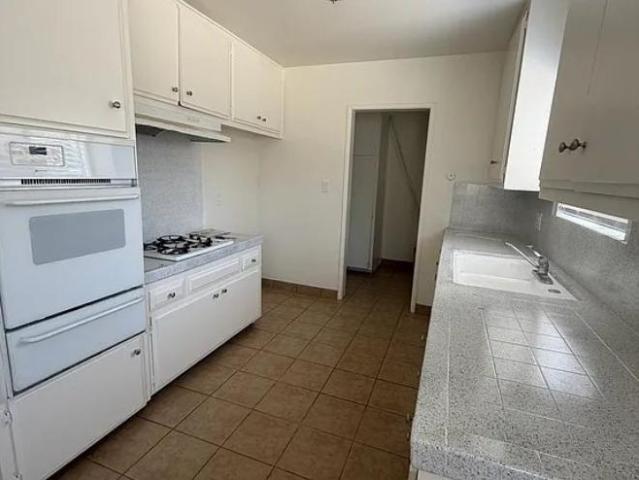 1 Br, 1 bath, Condo 5841 Western Ave