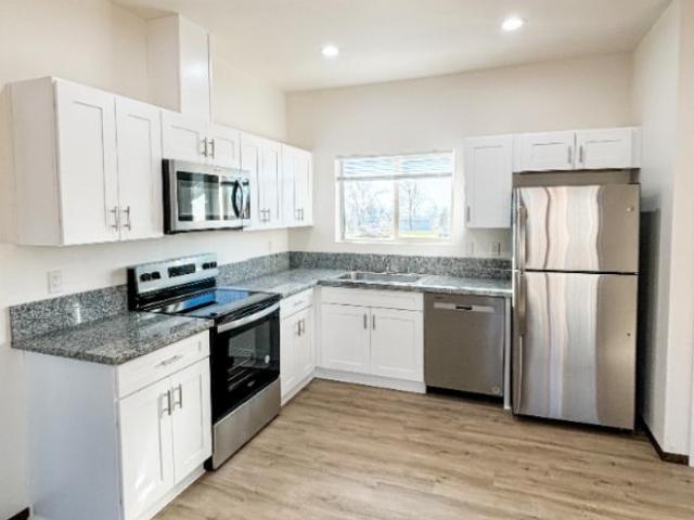 1 Br, 1 bath, Condo 5905 Oliver Rd