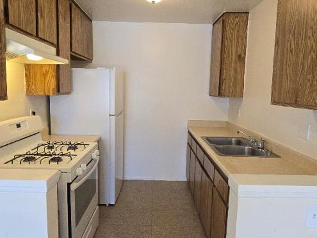 1 Br, 1 bath, Condo 5906 Challen Ave