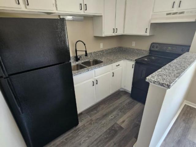 1 Br, 1 bath, Condo 5900 Erica Ct