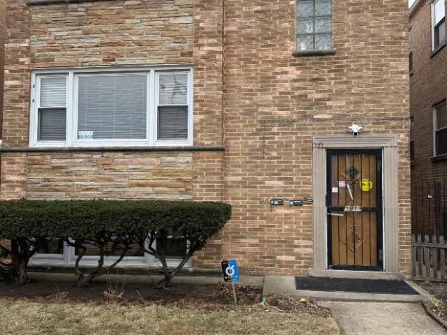 1 Br, 1 bath, Condo 5913 W Addison
