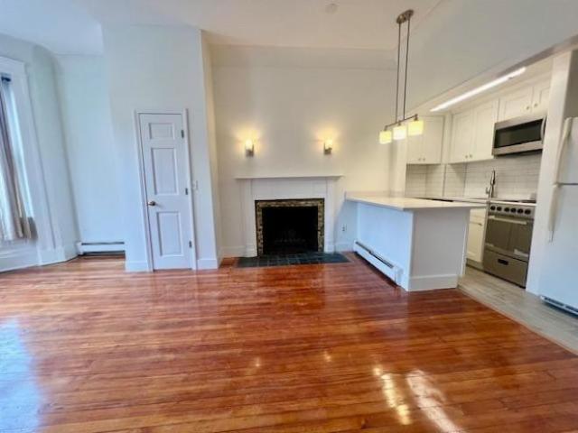 1 Br, 1 bath, Condo 591 Beacon St