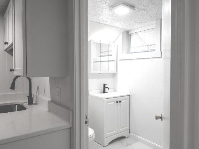 1 Br, 1 bath, Condo 5 Stoneland Rd